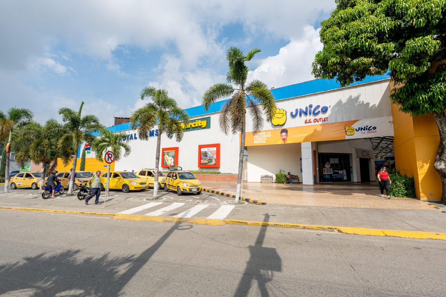 Nuestra Historia - El Outlet #1 de Colombia | Unico Outlet